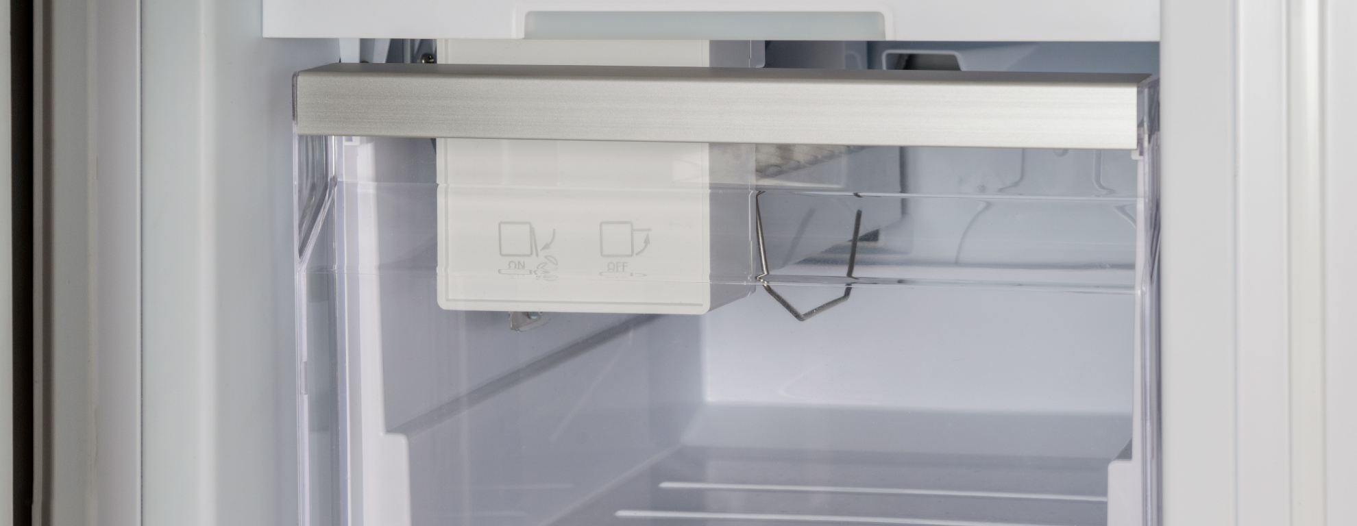 18 Built-in Freezer Column with Ice Maker | Bertazzoni